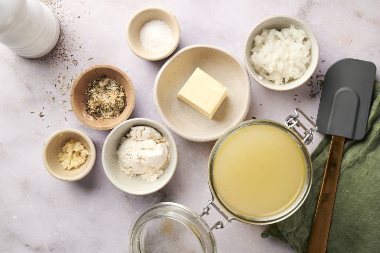 How To Make Gravy Without Drippings (10 Minutes!) - Slender Kitchen