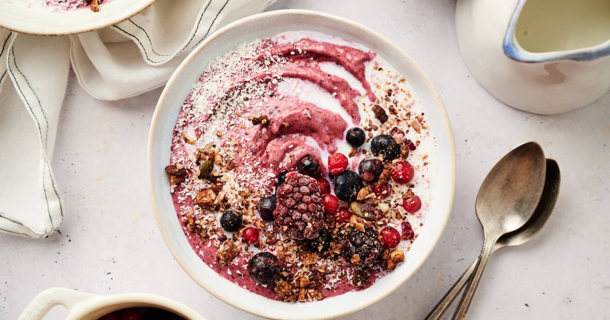 Acai Bowl Recipe (Easy, Affordable!) - Slender Kitchen