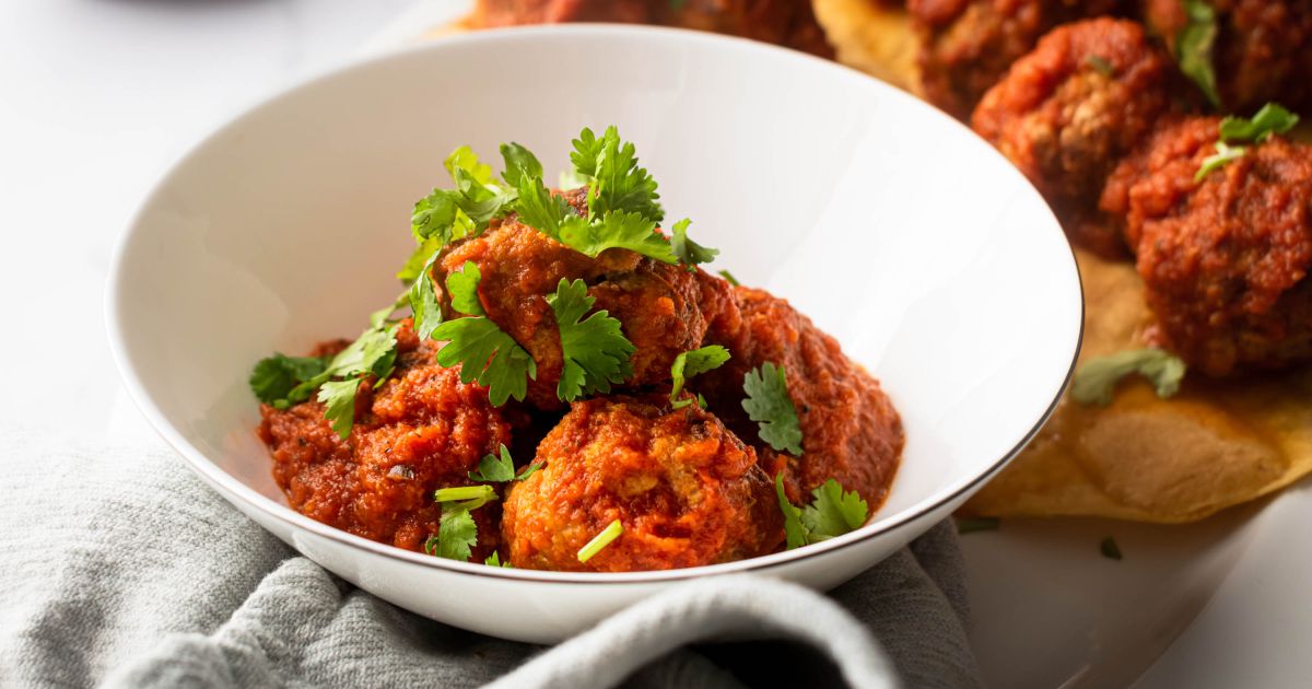 Mexican Chipotle Meatballs (Albondigas al Chipotle) - Slender Kitchen
