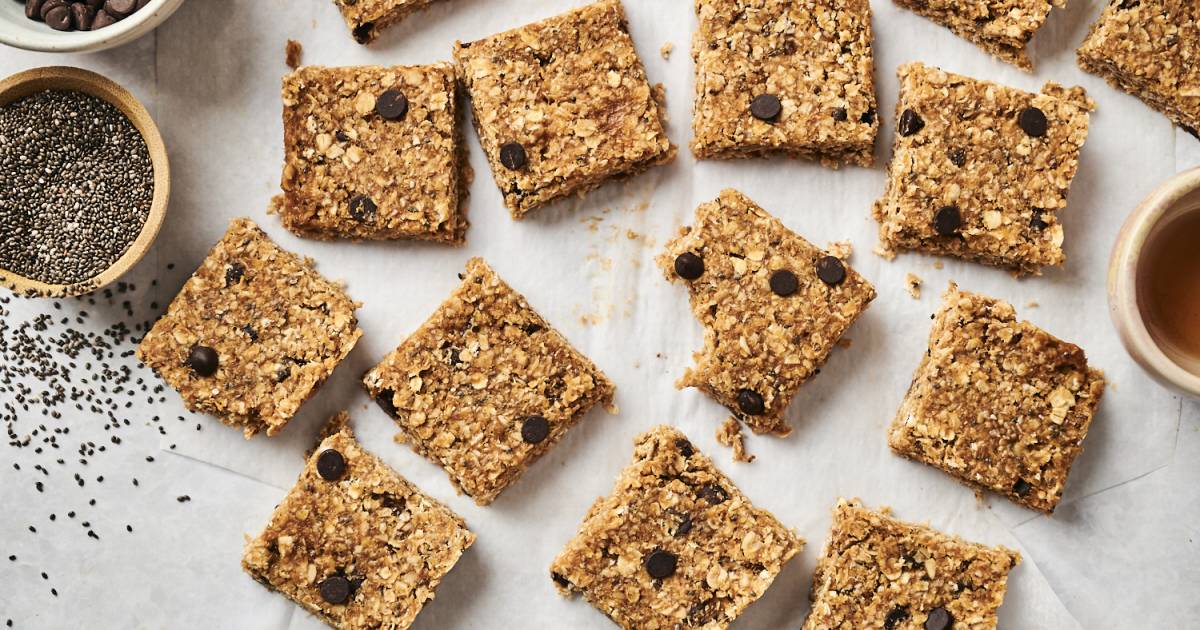 No Bake Peanut Butter Banana Oat Bars - Slender Kitchen